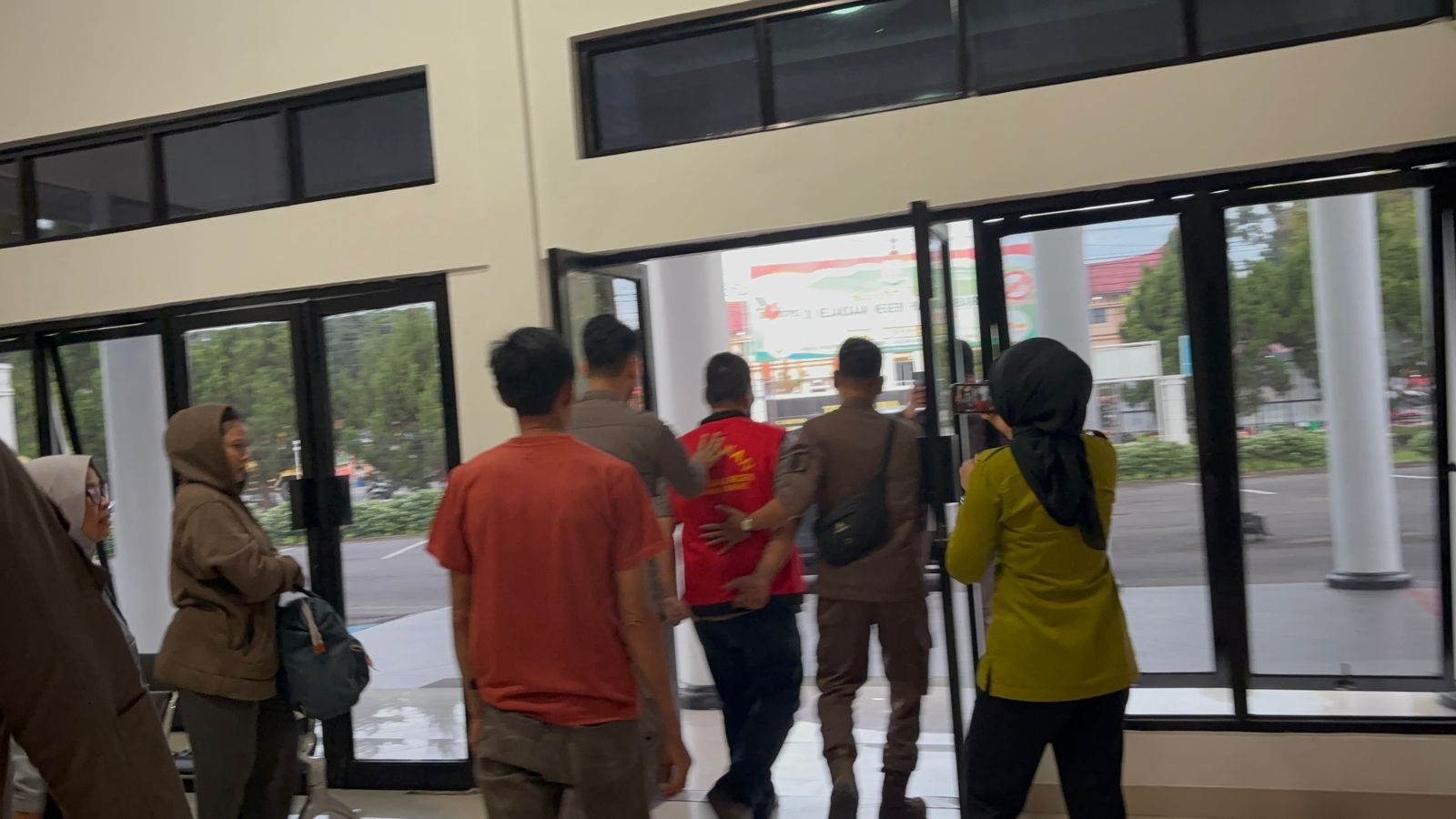 Kejaksaan Negeri Pasaman Barat Menetapkan Dua Tersangka Kasus Dugaan tindak pidana korupsi ...